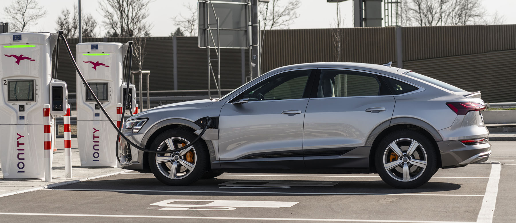 Audi e-tron: ταχυφορτιστές & καμπύλη φόρτισης - Sto Timoni